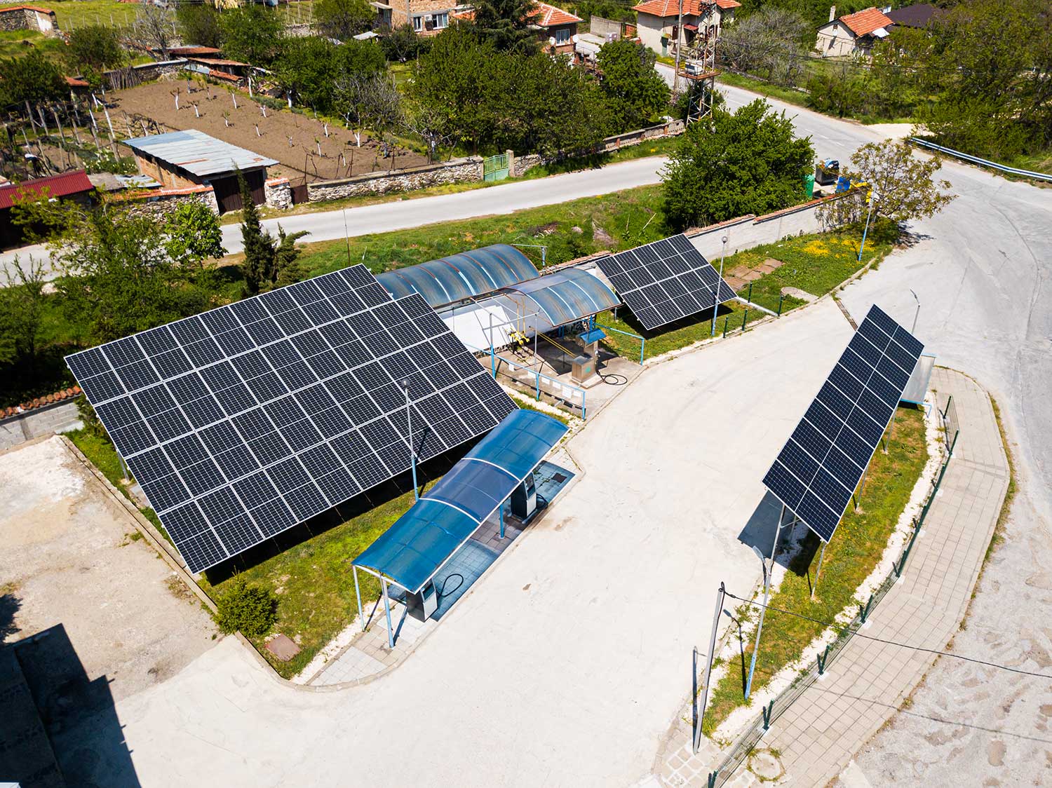 14 kWp Ground and Rooftop Photovoltaic System - Solarhouse